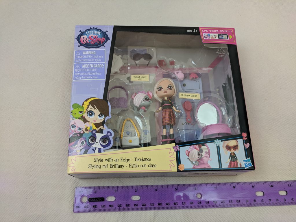 Littlest Pet Shop Brittany Biskit Style with an Edge – Fakie Spaceman