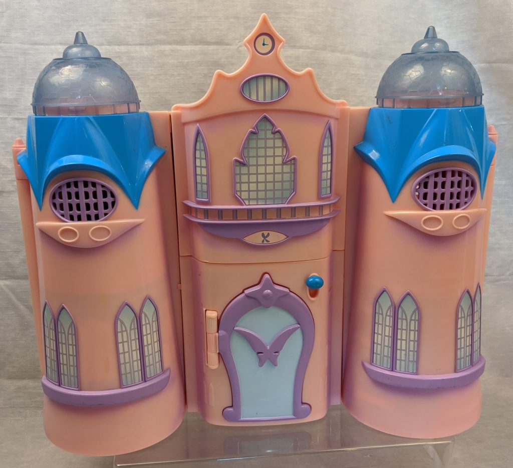 Winx Club Mini Scale Dolls by Mattel – Fakie Spaceman